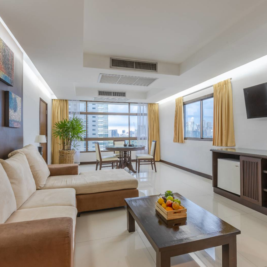 Accommodations | Pinnacel Lumpinee Hotel Bangkok, Thailand